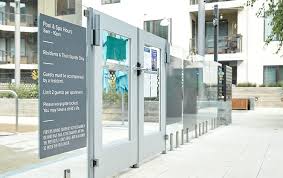 Abu Dhabi’s No.1 Informational Signage – Fast, Clear & Delivered Today